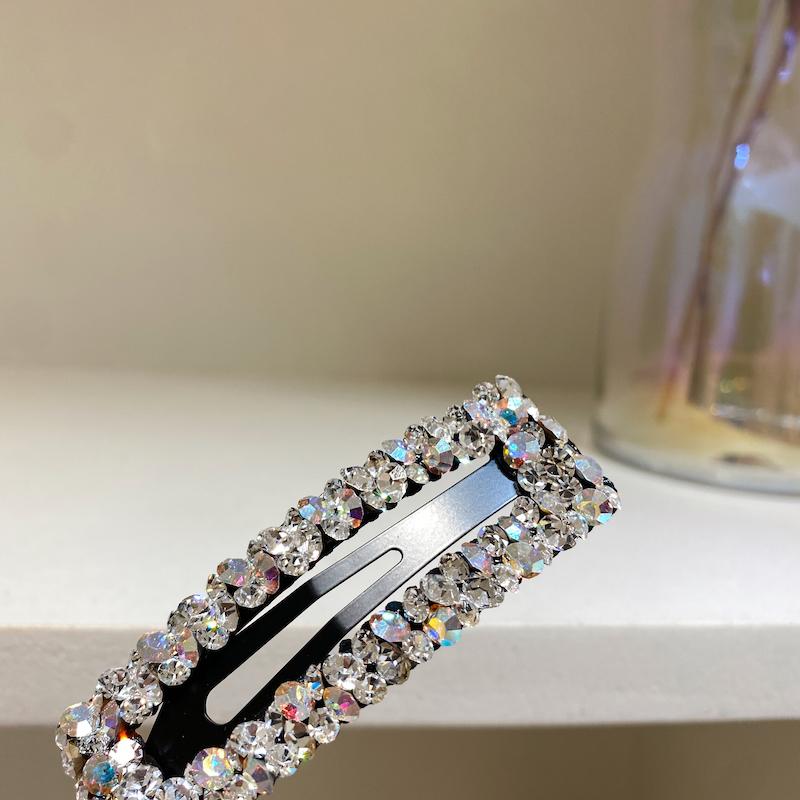 ・カテゴリ: ヘアクリップ・色展開: レッド、パープル、グリーン、ホワイト、グレー、カラフル、ローズレッド、パープルレッド、混色パープル、ブルー、ピンク