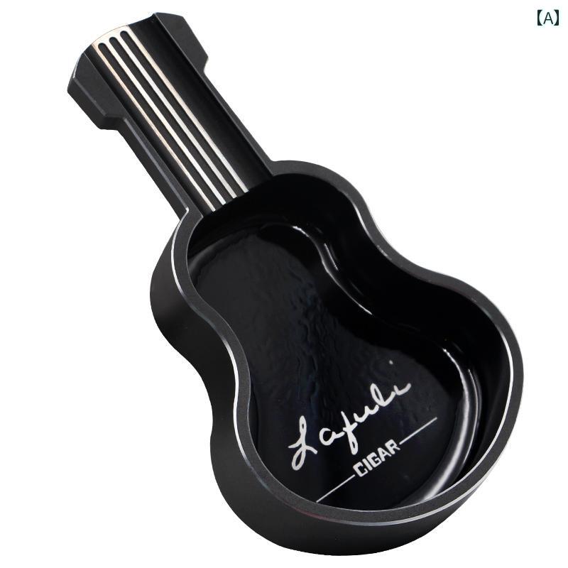 ・カラー展開: ブラック、ダークグレー、ブルー、ゴールド、レッド