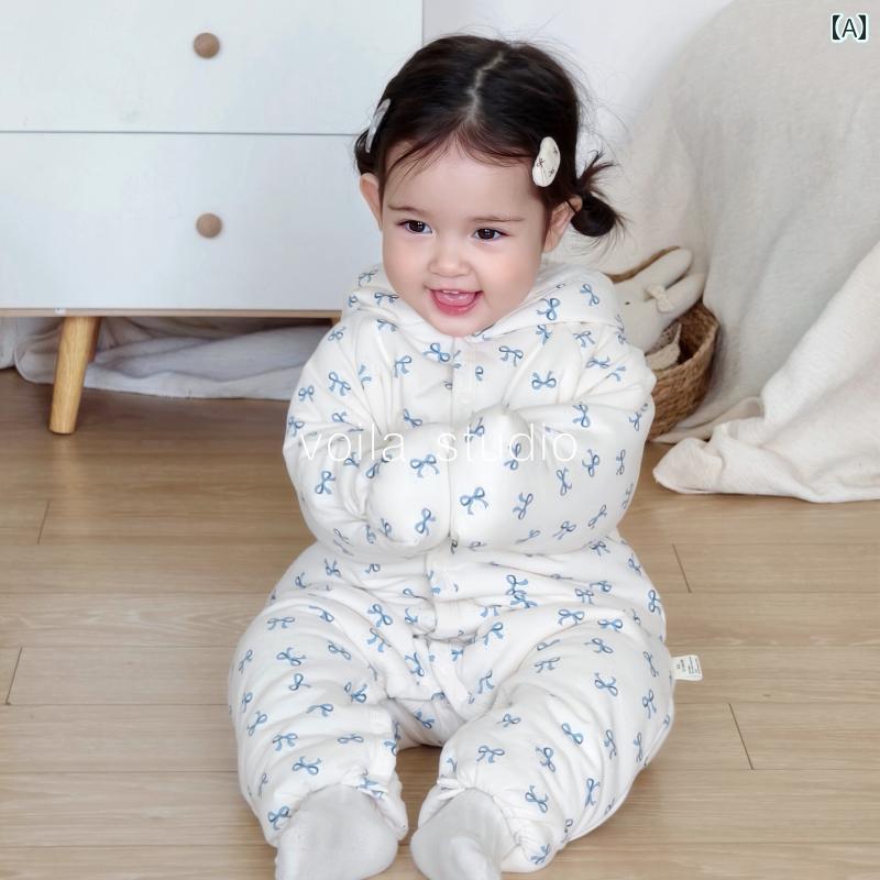 ["・スタイル: 北欧・生地: 綿ポリウレタン・裏地タイプ: 綿裏地・素材成分: 綿95%、ポリウレタン5%・中綿: ポリエステル繊維・対象年齢: 3ヶ月、6ヶ月、9ヶ月、12ヶ月、18ヶ月、2歳クラス・フード: 取り外し不可&q...