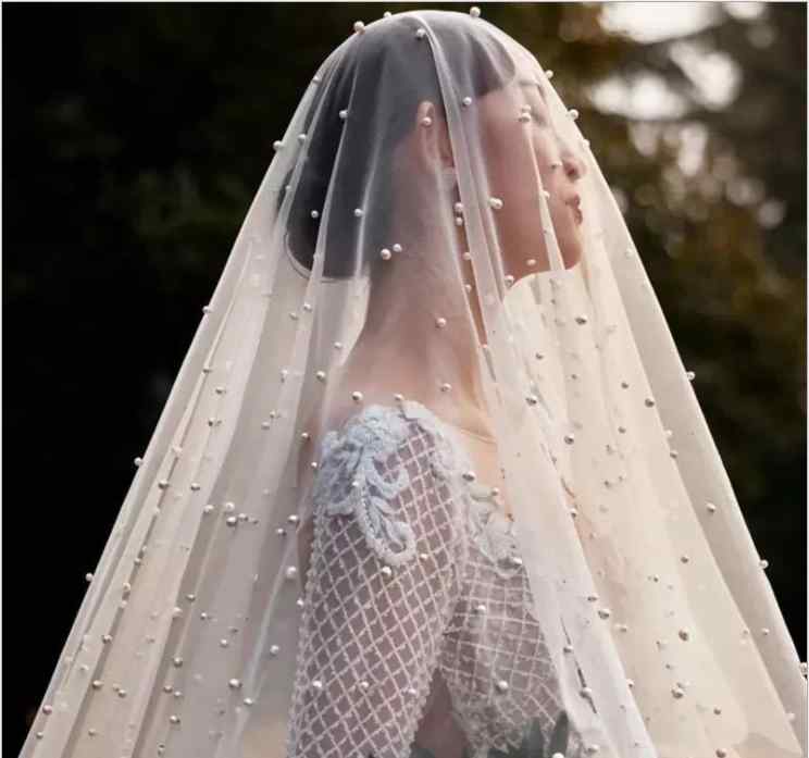 ・ベール素材: ハードチュール・カラー: ホワイト・柄: パール装飾（大小パール密）・サイズ展開: 1.5m×1.5m, 2m×1.5m, 3m×1.5m, 3m×3m・スタイル: トップ仕様, ミラノ・長さ: 135cm-175cm