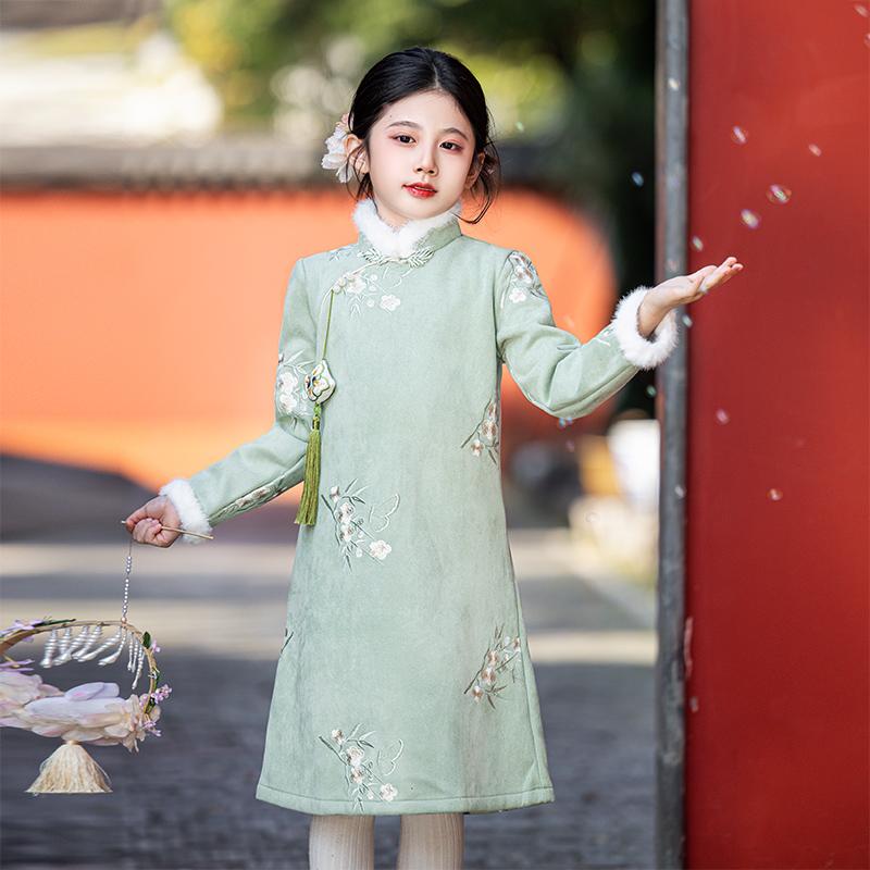 ・スタイル: ミドル丈チャイナドレス・主な素材: ポリエステル・シーズン: 冬・対象年齢: 3歳、4歳、5歳、6歳、7歳、8歳、9歳、10歳、11歳、12歳、13歳、14歳・襟元: 斜め襟・厚さ: 裏起毛・袖丈: 長袖・スカート丈: ミドル...