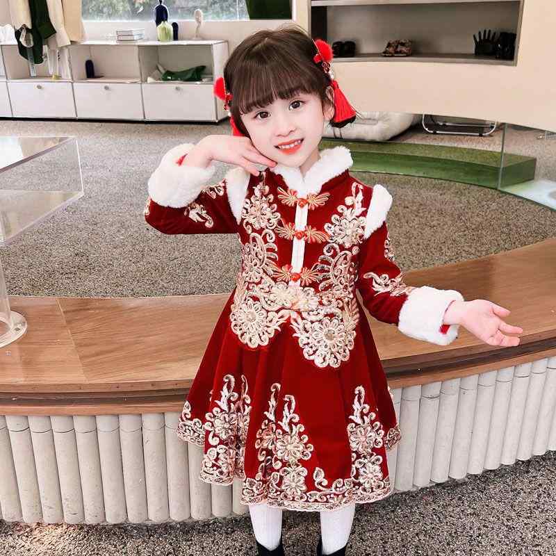 ・対象性別: 女の子・対象年齢: 3〜13歳・素材: ポリエステル・裏地: 綿・厚さ: 裏起毛・柄: 無地・カラー展開: ワインレッド・サイズ展開: 90cm, 100cm, 110cm, 120cm, 130cm, 140cm