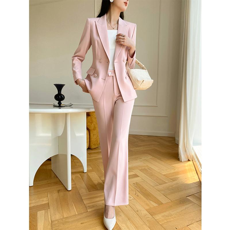 ・スタイル: 通勤・フィット: スリム・ディテール: ボタン、ポケット・主な素材: ポリエステル97%、ポリウレタン3%・袖タイプ: レギュラー・対象年齢: 30〜34歳・袖丈: 長袖・ネックライン: テーラードカラー・着丈: レギュラー丈...