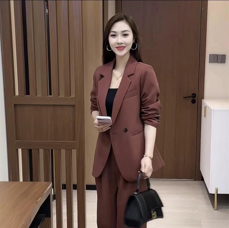 ・年齢: 35歳以上・セット内容: 2点セット・パンツ丈: ロング丈・袖丈: 長袖・ネックライン: ポロネック・開閉: ボタン・サイズ展開: S, M, L, XL, XXL・カラー展開: グレー, ブラック, レッド, カーキ