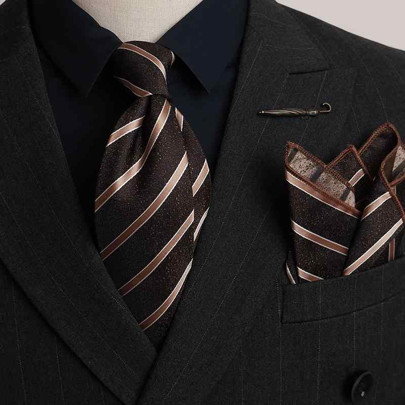 ・主な素材: ポリエステル・柄: ストライプ・スタイル: ビジネス・裏地素材: 混紡・加工: 先染め・形状: アロー型ネクタイ・ネクタイ幅: 8cm