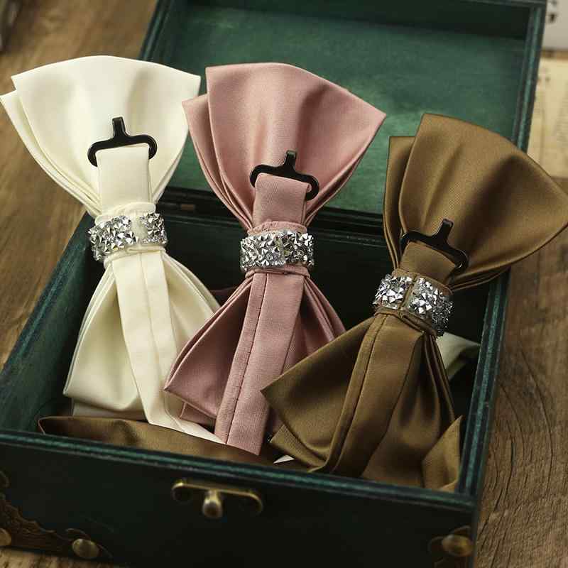 ・素材: ポリエステル・柄: 無地・スタイル: 韓国・カラー展開: ロータスピンク、グレーブルー、コーヒー、ダークレッド、キャラメル、ダークグリーン、オフホワイト、ピュアブラック、ダークブルー、シャンパン・裏地素材: ポリエステル・加工: 先染め