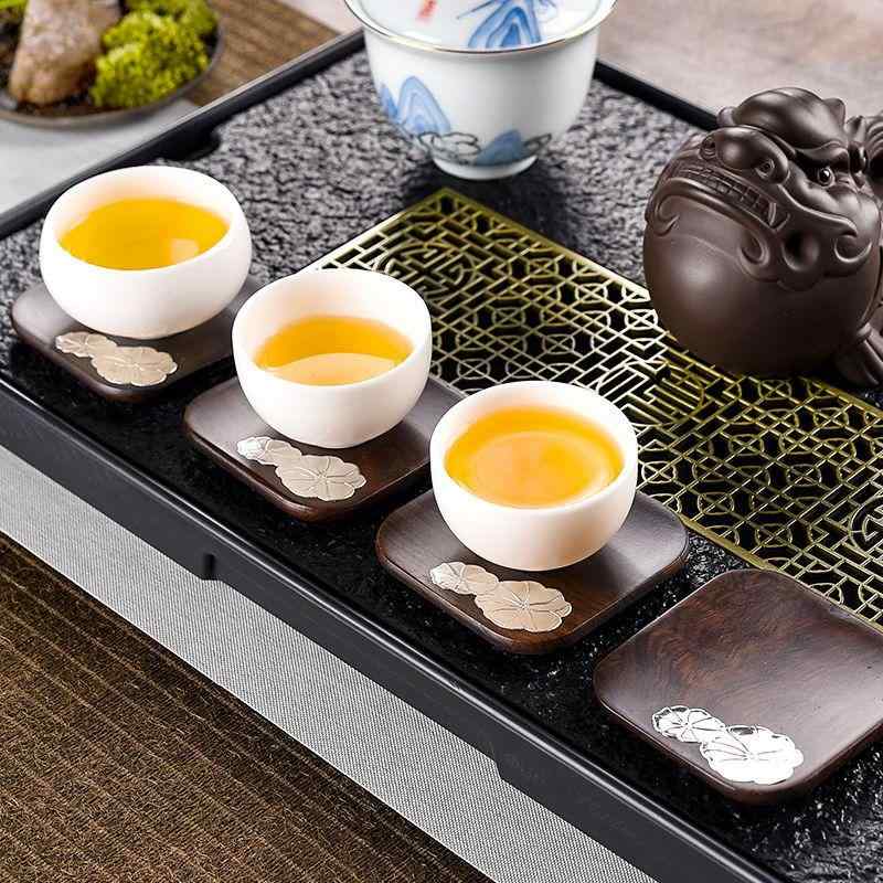 ・用途: 茶器用コースター・セット内容: コースター6枚、収納付属・素材: 電木、黒檀木、花梨木・形状: 円形、方形・: 錫象嵌（楓葉、荷葉）、無地・収納形式: 収納箱、透かし彫りスタンド、角型収納