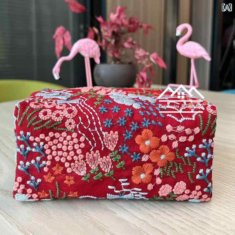 ・主な素材: 十字刺繍・スタイル: 中華風・流行要素: レトロ・適用空間: 車内、バスルーム、部屋/ホール・カラー: レッド、ベージュ、ネイビー・: 花柄、車載、吊り下げ（紐付き）・サイズ: S (約14x11x6.5cm)、M (約18x...