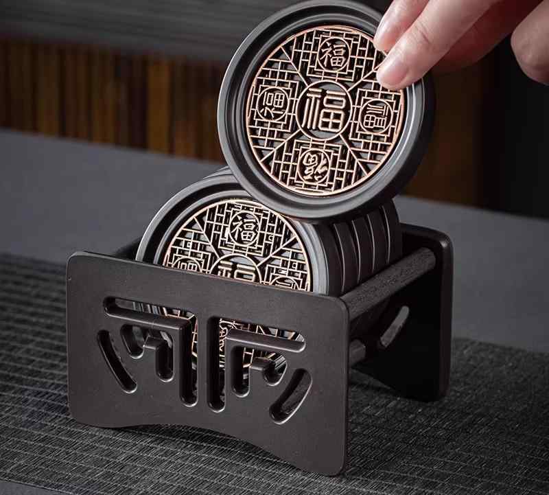 ・商品カテゴリ: コースター・形状: 丸型、四角・色柄: 五福ブライトゴールド、五福アンティークブロンズ・セット枚数: 6枚・収納ラックタイプ: 透かし彫り、円柱、角柱