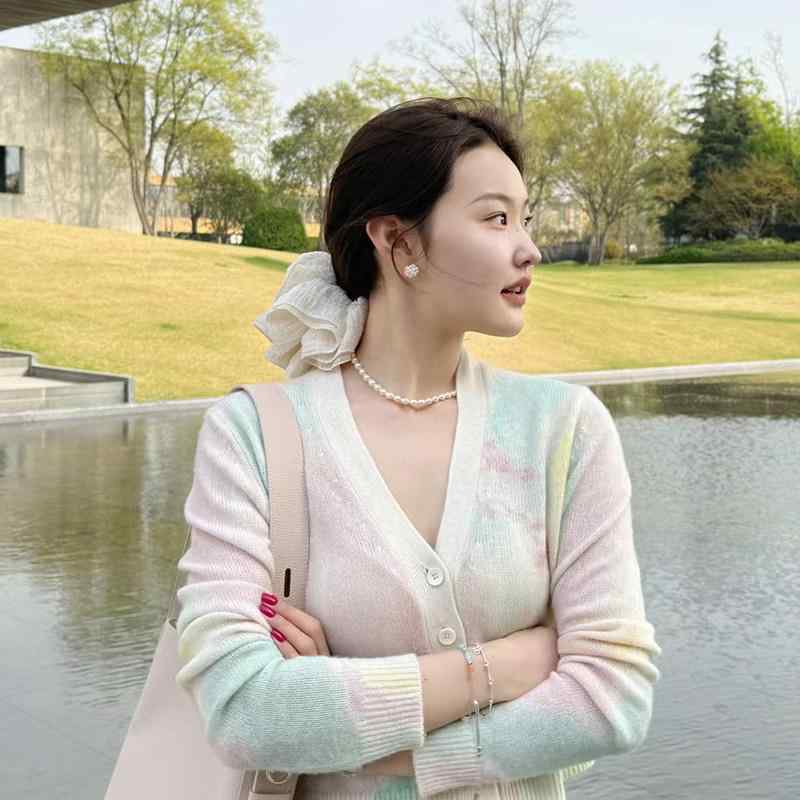 ・スタイル: 韓国・ヘアアクセサリー分類: ヘアゴム・状態: 新品・カラー展開: 米白色, 黒色