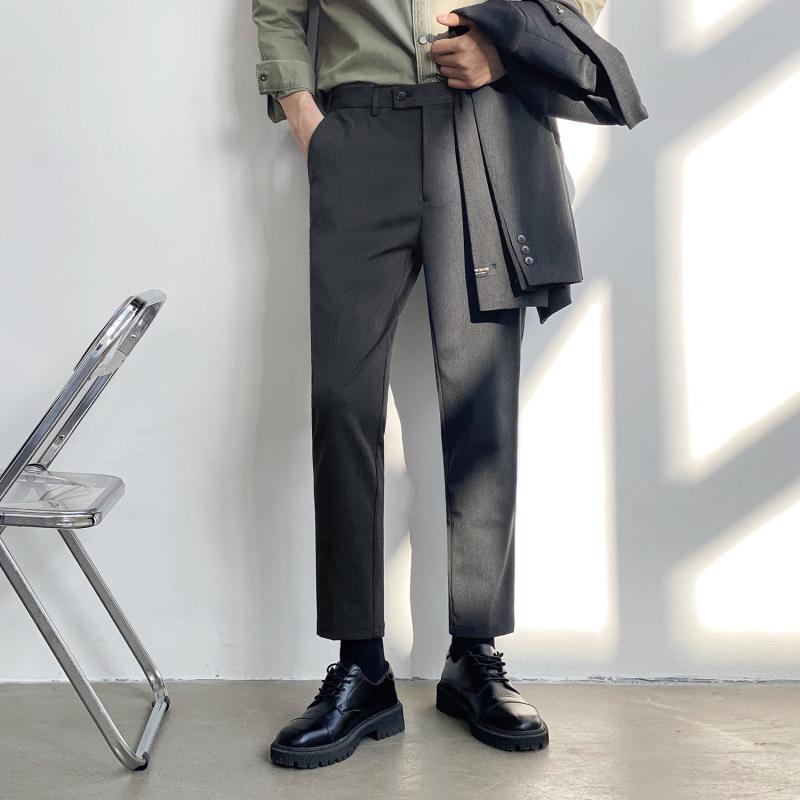 ・パンツスタイル: テーパード・加工: ノーアイロン・丈: 九分丈・サイズ展開: 28, 29, 30, 31, 32, 33, 34, 36, 38, 40・スタイル: ビジネスジェントルマン・対象: 若年層・シーン: カジュアル・素材構...