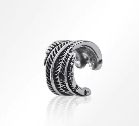 ・状態: 新品・対象性別: 男性・特徴: ・カラー: 【片耳用】レトロフェザーイヤーカフ、【両耳用】チタンリング付き