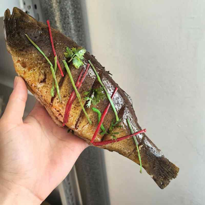 ・スタイル: 中国風・組み合わせ形式: 単品/束・適用シーン: フロア装飾・種類: 28cm紅焼魚（皿なし）、紅焼魚（36cm皿付き）