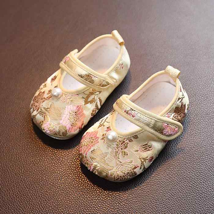 ・スタイル: カジュアル・対象年齢: 10ヶ月-2.5歳・対象: 子供・サイズ展開: 11.5, 12.5, 13, 13.5, 14・靴底素材: 綿布・柄: 植物花柄・甲素材: 織物・性別: 女性・カラー展開: ゴールド, ピンク, シャ...