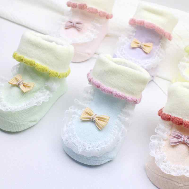 ・対象年齢: 0-6ヶ月, 6-12ヶ月・スタイル: プリンセス・性別: 女性・カラー展開: 淡いグリーン+淡いピンク, 淡いブルー+あずき色, イエロー+パープル, ブルー+イエロー, 淡いグリーン+あずき色, パープル+ピンク, ブルー...