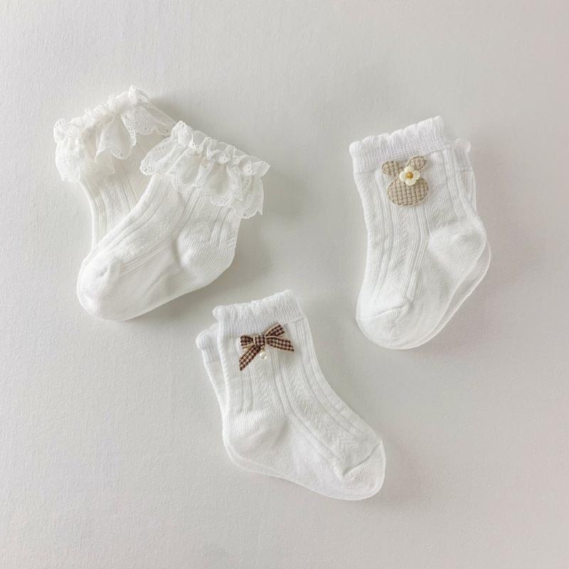 ・種類: ベビーソックス・スタイル: プリンセス・ソックス丈: ミドル丈・柔らかさ: 適度・主な素材: 綿・対象年齢: S: 約0-1歳, M: 約1-3歳, L: 約3-5歳・レベル: A級・詳細: シームレスつま先・柄: 無地・対象性別...