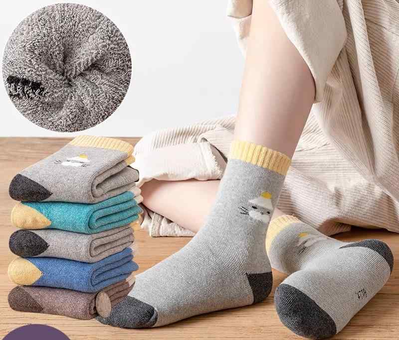 ・スタイル: カートゥーン・ソックス種類: ミドル丈・素材: パイル生地・素材構成: 綿85%、ポリウレタン15%・対象年齢: 1-3歳 (足長11-14)、4-7歳 (足長14-17)、8-11歳 (足長17-20)、12-16歳 (足長...