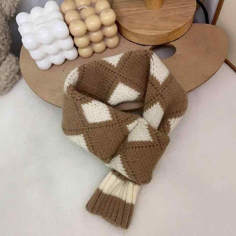 ・サイズ展開: XS, S, M, L, XL, XXL・種類: 長尺マフラー・カラー展開: カーキ小ひし形, 小格子, 無地, 白ひし形格子, 太ストライプ縁取り, ドット, カーキ大ひし形, スノーフレークカーキ