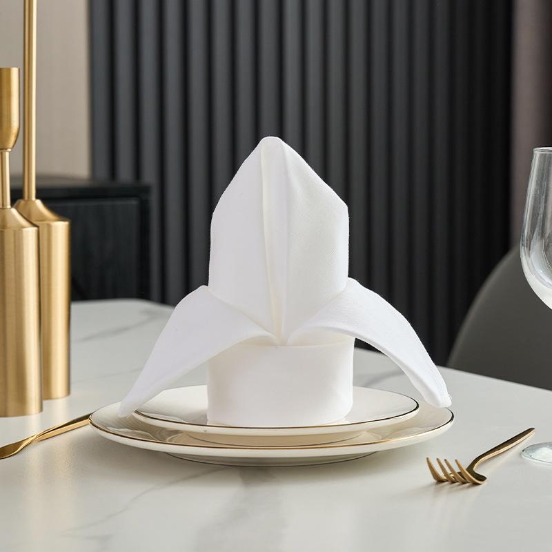 ・カテゴリ: ナプキン・主な素材: 綿70%、ポリエステル・スタイル: ラグジュアリー・カラー展開: ホワイト、ブラック、レッド、イエロー、ロイヤルブルー、ネイビー、ピンクオレンジ、ピンク、グレー、ワインレッド、カーキ、オフホワイト、ライト...