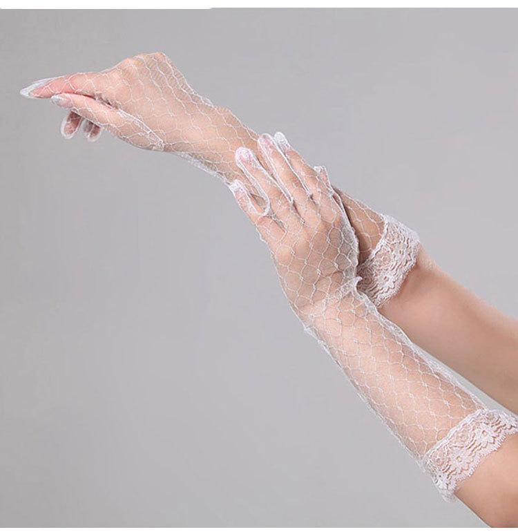 ・カテゴリ: ファッション手袋・スタイル: ミトン・主な素材: ポリエステル、レース、弾性糸・素材含有率: 96%以上・カラー展開: ホワイト・サイズ展開: フリーサイズ・対象: 成人