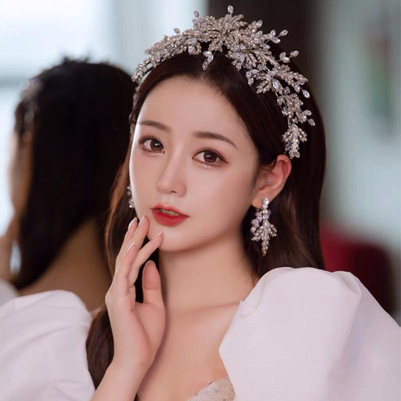 ・カテゴリ: ヘッドドレス・スタイル: ラグジュアリー・素材: 合金・対象: レディース・製法: ハンドメイド・おすすめシーン: 結婚式、お祝い、展示会、記念日、式典・カラー: クラウン、ピアス