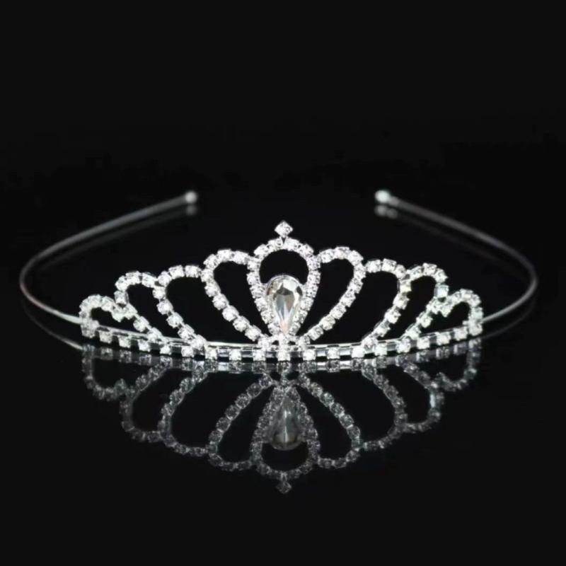 ・カテゴリ: ヘッドドレス・スタイル: ファッション、レディース・素材: ラインストーン・: クラウン・ストーンの種類: ホワイトクリスタル・加工: メッキ・カラー: シルバー・適用シーン: 結婚式、誕生日、お祝い、周年記念、開店祝い