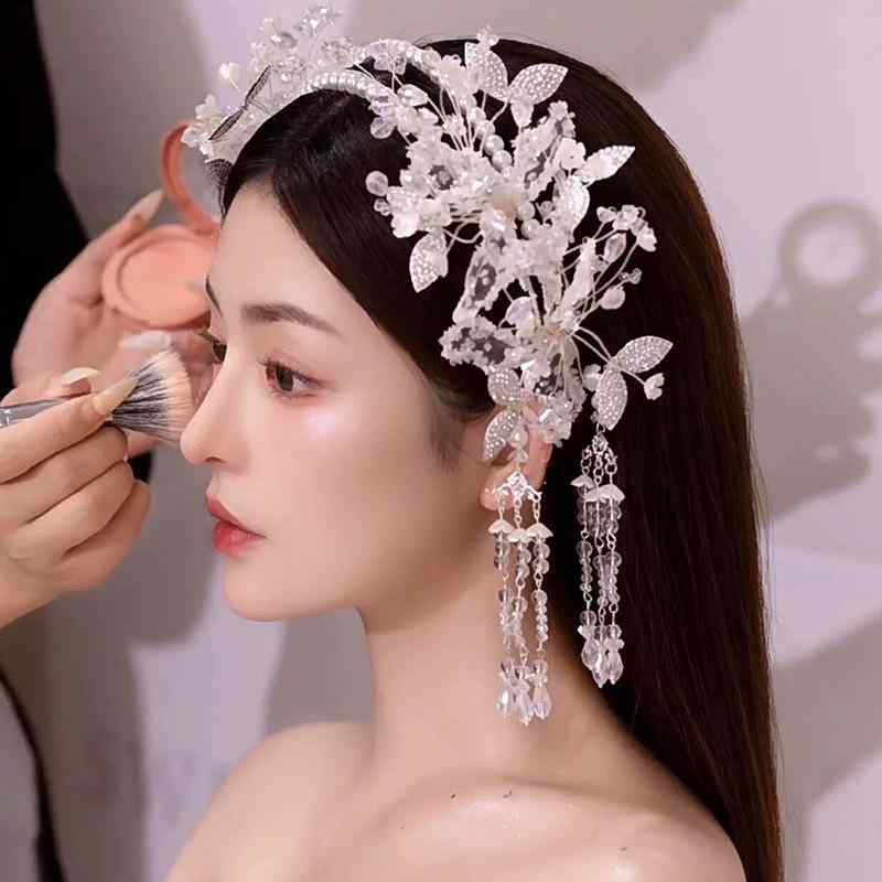・カテゴリ: ヘアアクセサリー・スタイル: フェミニン・対象: レディース・: クラウン・素材: パール・装飾: クリスタル・カラー: クラウンカチューシャ