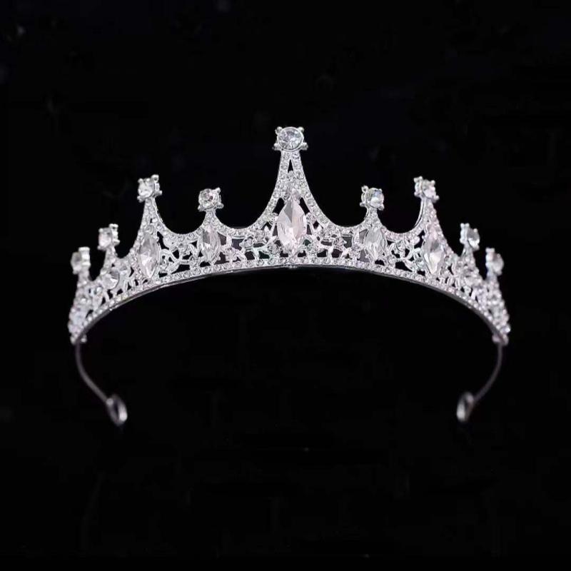 ・カテゴリ: ヘッドドレス・スタイル: プリンセス・性別: 女性用・対象: 子供用、大人用・主な素材: 合金・装飾素材: ホワイトクリスタル、ラインストーン・純度: K9・: 王冠・加工: 埋め込み装飾・カラー展開: シルバー、ゴールド、ブ...