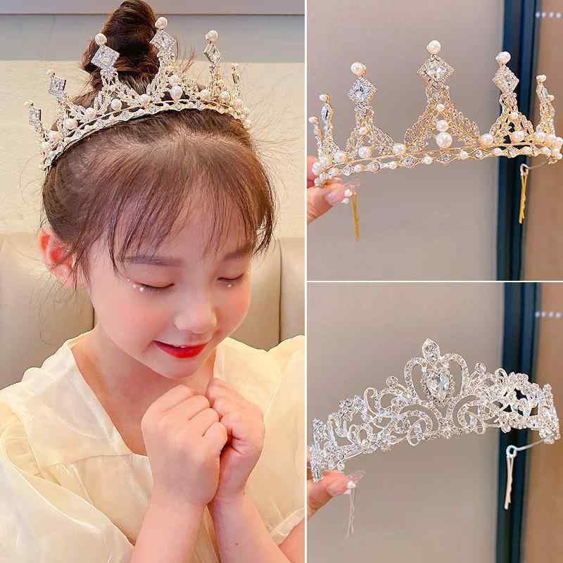 ・カテゴリ: ヘアアクセサリー・スタイル: プリンセス・対象: 子供・素材: 合金・ストーン: クリスタル・モチーフ: クラウン、蝶・加工: メッキ・特徴: ハンドメイド・カラー: ピンク、シルバー、ゴールド・用途: お祝い、記念品