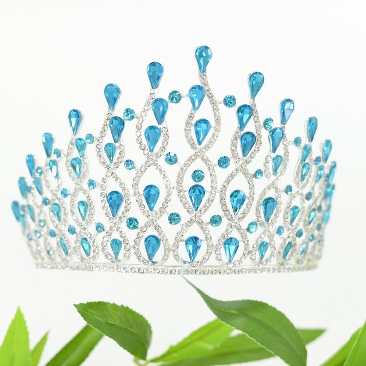 ・カテゴリ: ヘッドドレス・スタイル: 欧米風・タイプ: レディース・素材: 合金・: クラウン・装飾: ラインストーン・ストーンの種類: ホワイトクリスタル・カラー展開: シルバー×アクアブルー、シルバー×ロイヤルブルー、シルバー×オーロ...