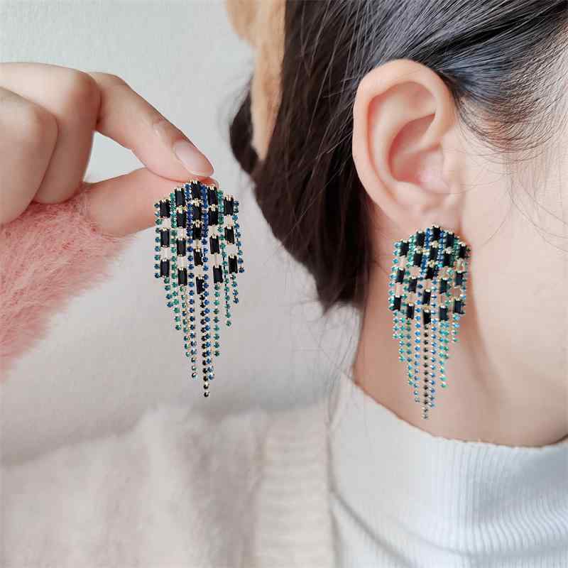 ・カテゴリ: ピアス・スタイル: 個性的、ゴージャス・素材: 合金・加工: メッキ加工・形状: ジオメトリック・: タッセル、フリンジ、エスニック、ラインストーン・対象: レディース