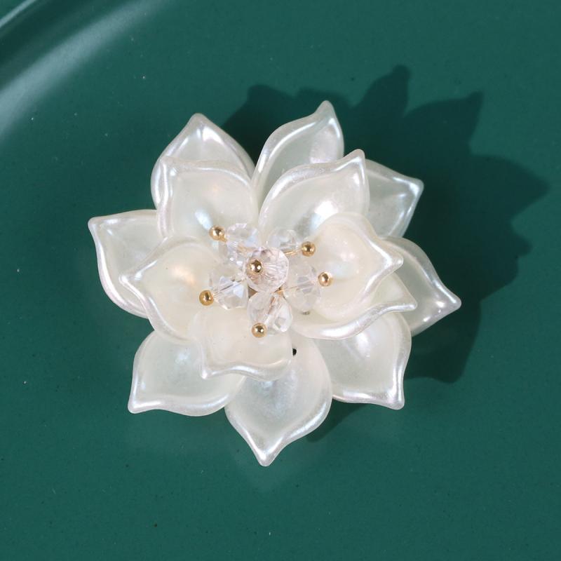 ・カテゴリ: DIYアクセサリーパーツ・素材: アクリル・加工: 手編み・カラー: ホワイト・スタイル: モダン・チャイナ、トレンド・柄: 回紋・モチーフ: フラワー、植物、花・サイズ: 5cm