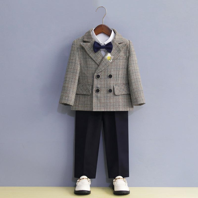 ・カテゴリ: アウター、ジャケット、コート・対象性別: 男の子・推奨年齢: 3〜8歳・襟の: テーラードカラー・スタイル: 韓国・柄: チェック・厚み: 普通・加工: 柔軟加工・袖丈: 長袖・主な素材: ポリエステル 88%、化学繊維混紡・...
