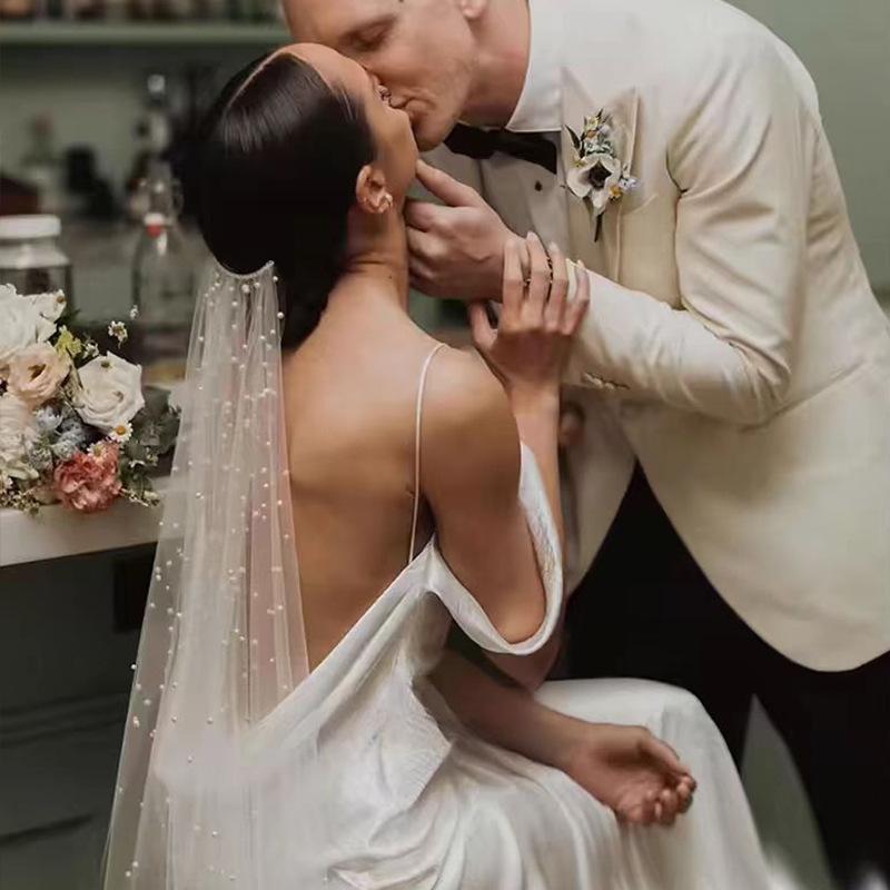 ・素材: 抗スナッグ加工ソフトチュール・スタイル: エレガント・タイプ: レディース・: ビーズ装飾・種類: チャペルベール・推奨シーン: ウェディング、誕生日、旅行記念、新築祝い・カラー: ホワイト・長さ: 2m、3m・カテゴリ: ヘッドドレス