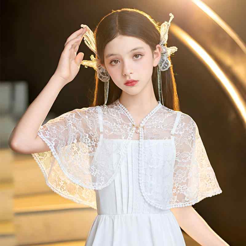 ・対象: 女性・素材: レース・カラー展開: ホワイト・スタイル: フェミニン・サイズ展開: 小サイズ（100-150cm）、大サイズ（身長155cm以上）・幅: 32cm・編み方: たて編み・柄: 花柄・機能: 装飾用・加工: 刺繍・要素...