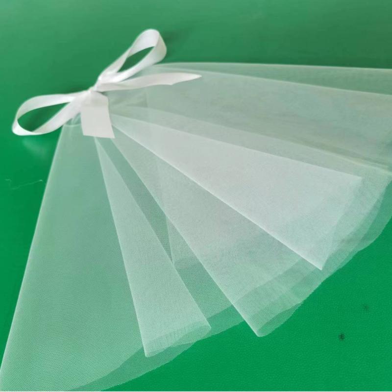 ・カテゴリ: ヘアアクセサリー・スタイル: キュート・主な素材: チュール・対象: 子供用・: リボン、ダブルレイヤー・活用シーン: 結婚式、誕生日、旅行、記念日・カラー: ホワイト・サイズ: 長さ 約30cm