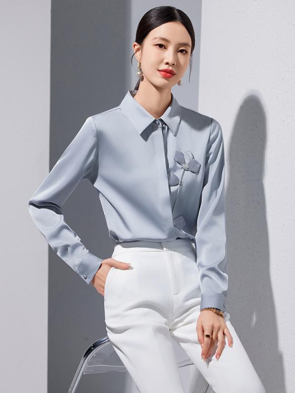 ・カテゴリ: シャツ・スタイル: エレガント、スイート、通勤、前開き・主な素材: ポリエステル（シフォン）・素材含有率: 95%以上・柄: 無地・ネックライン: スクエアカラー・袖丈: 長袖・袖の形: 標準・シルエット: 標準・着丈: 標準...