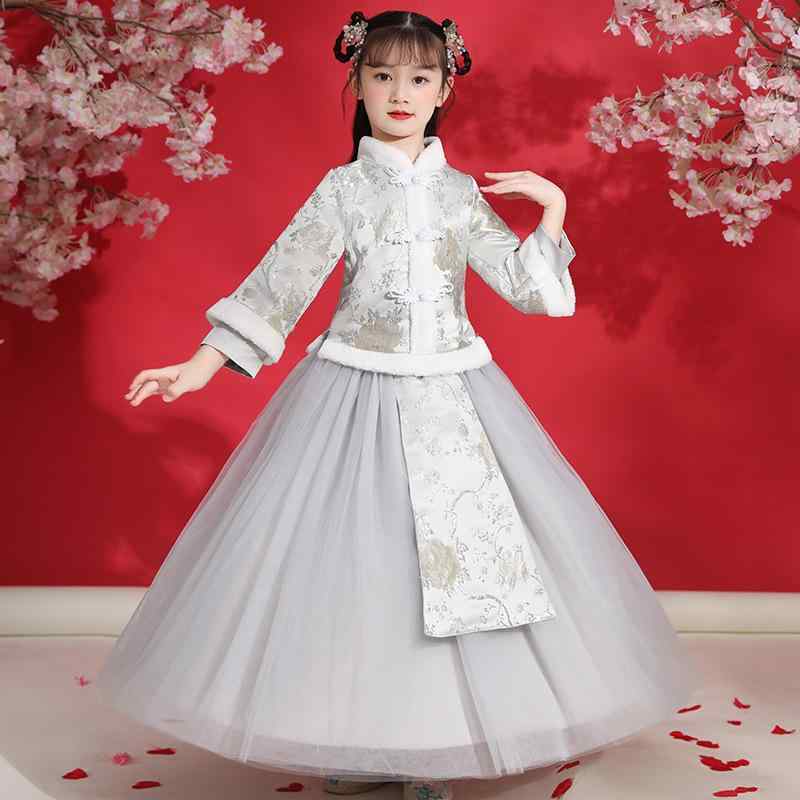 ・カテゴリ: 子供用旗袍、唐装、民族衣装・スタイル: 中国風・要素: セットアップ、かわいい、チュール・性別: 女の子・主な素材: ポリエステル・裏地: フリース・厚さ: 極厚・柄: 花柄・加工: 柔軟加工・サイズ展開: 110、120、1...