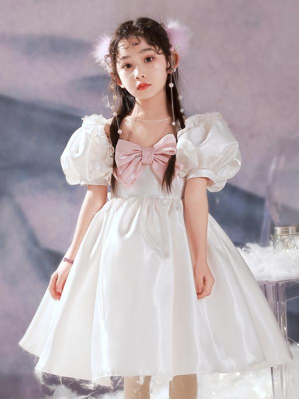 ・カテゴリ: 子供用ドレス・対象年齢: 3〜8歳（100〜140cm）・性別: 女の子・加工: シアリング・スタイル: プリンセス・主な素材: アセテート繊維 90%・裏地素材: アセテート繊維 90%・基準: ・カラー: クリームホワイト...