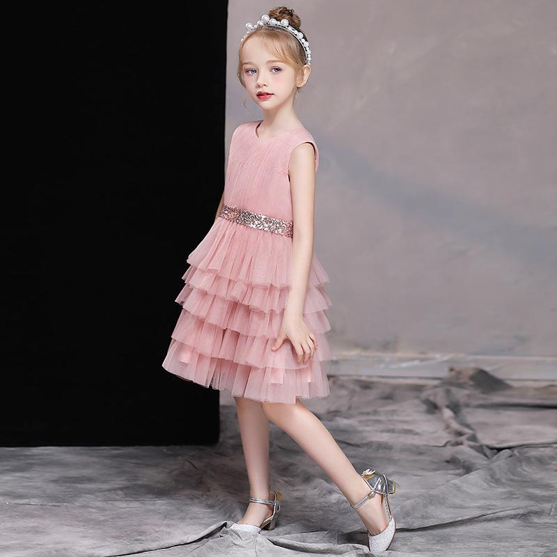 ・カテゴリ: 子供用ドレス・対象年齢: 3〜8歳・対象性別: 女の子・加工: プリーツ、コーティング、起毛、酵素洗浄・主な素材: ポリエステル 50%・裏地素材: ポリエステル 50%・ドレスの種類: イブニングドレス・カラー展開: ダステ...
