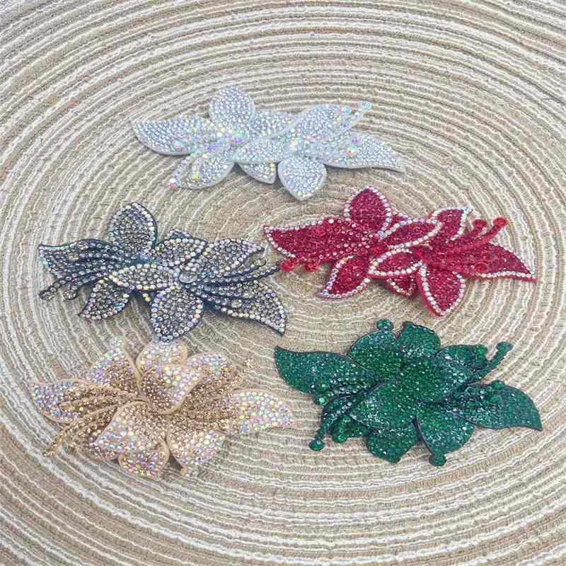 ・カテゴリ: シューズアクセサリー・素材: ラインストーン・加工: 象嵌・カラー展開: ブラック、ホワイト、アプリコット、レッド、グリーン・: フラワー、花びら・サイズ: 約9.5×6.3cm