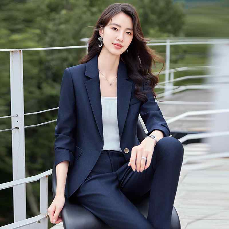 ・素材: ポリエステル 70%-80%、レーヨン 30%以下・カラー展開: ネイビー、ブラウン、グレー・サイズ展開: S、M、L、XL、XXL、XXXL、XXXXL・パンツ丈: ロング・袖丈: 長袖・スタイル: エレガント・袖の形状: パフ...