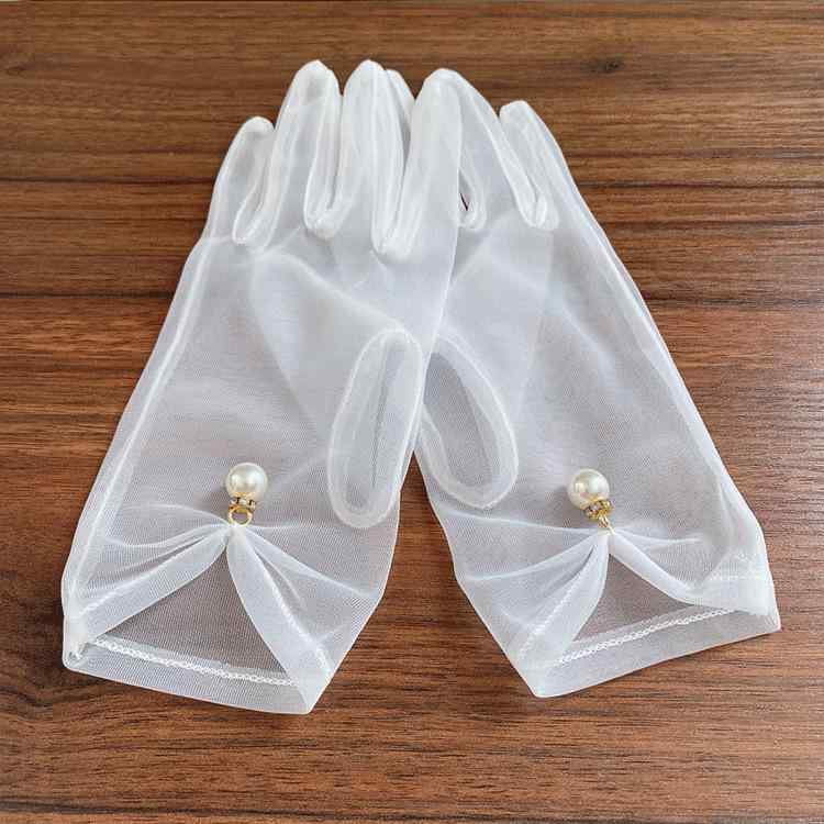 ・性別: 女性・機能: 装飾・カラー展開: ホワイト（シルバー台座）、ホワイト（ゴールド台座）・サイズ展開: ワンサイズ・主な素材: チュール・スタイル: ショート丈・テイスト: シンプル