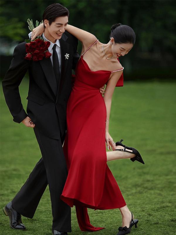 ・カテゴリ: 礼服・主な素材: 亜麻・ネックライン: ベアトップ・袖丈: ノースリーブ・カラー展開: ワインレッド・サイズ展開: XS, S, M, L, XL, XXL, XXXL・利用シーン: 結婚式・ウエスト: ウエストシェイプ・柄:...
