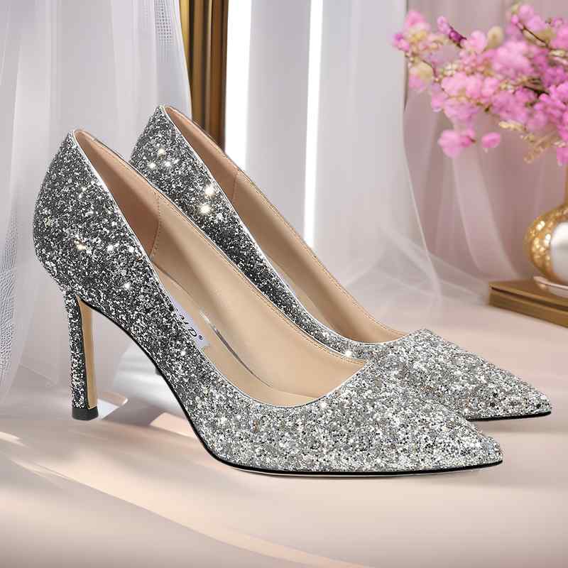 ・カテゴリ: ハイヒール・スタイル: パンプス・履き口: 浅め・つま先形状: ポインテッドトゥ・アッパー素材: スパンコール・性別: レディース・ヒール高さ: 6cm〜8cm・柄: グラデーション・カラー展開: 8cmグラデーションブルーシ...