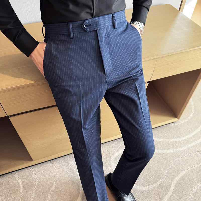 ・カテゴリ: スラックス・スタイル: ライトビジネス・シルエット: ストレート・主な素材: ポリエステル 76.8%・適用シーン: デイリー・詳細: ポケット装飾・カラー展開: ブラック、ネイビー・サイズ展開: 29、30、31、32、33...
