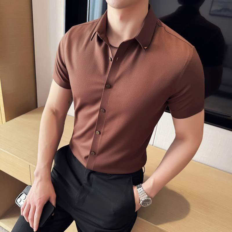 ・カテゴリ: シャツ・スタイル: ビジネス、オフィスカジュアル・主な素材: ポリエステル 67.5%・生地の太さ: 20番手・ネックライン: レギュラーカラー・袖丈: 半袖・柄: 無地・シルエット: スリムフィット・: 前開き・生地の厚さ:...