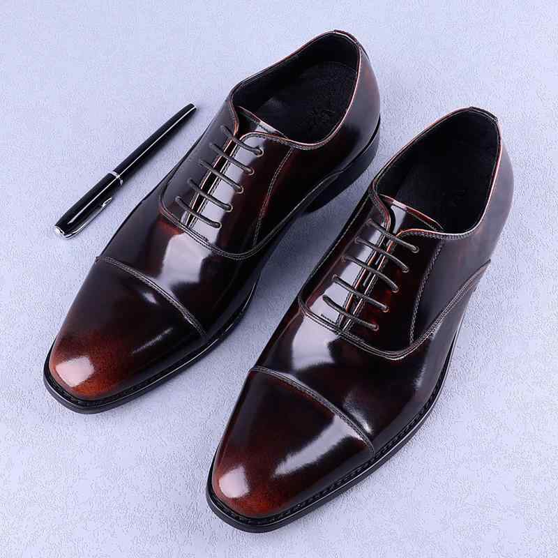 ・カテゴリ: オックスフォードシューズ（ブローグシューズ）・アッパー素材: 牛革・ソール素材: ラバー・靴丈: ローカット・カラー展開: ブラック、ブラウン・サイズ展開: 37、38、39、40、41、42、43、44