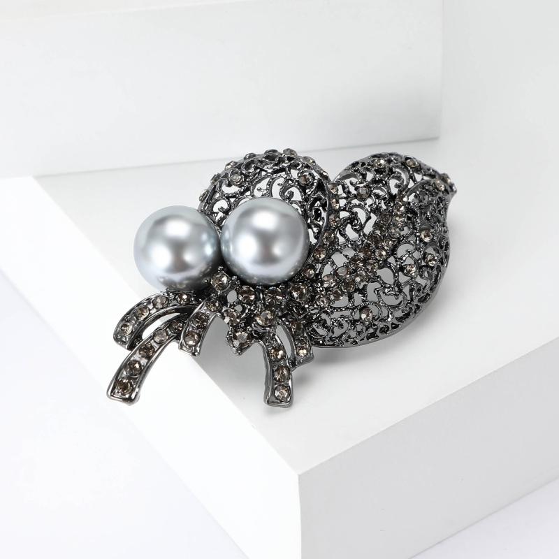 ・カテゴリ: ブローチ・素材: 合金・対象: レディース・: 花、植物・加工: パール・カラー展開: グレー・スタイル: 欧米風、通勤