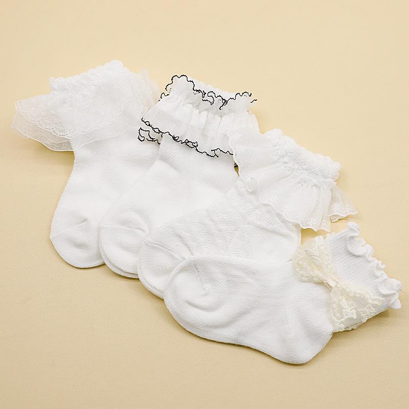 ・カテゴリ: 子供用靴下・性別: 女の子・主な素材: 綿70%・仕様: メッシュ・機能: 通気性、吸汗・丈: ショート丈・厚さ: 薄手・柄: 無地・: レース、フリル、プリンセス風・カラー展開: ブラックエッジメッシュ、ダブルレイヤーレース...